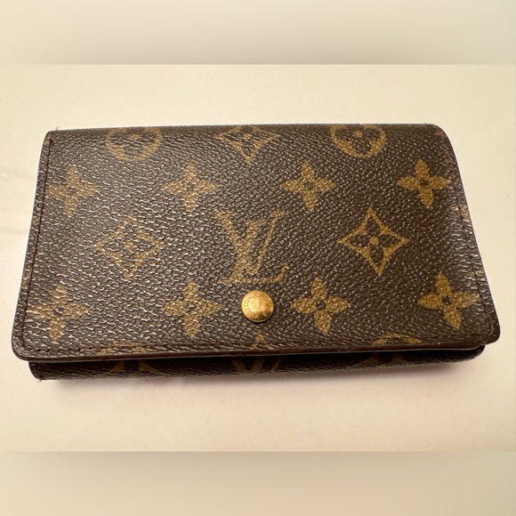 Louis Vuitton | Bags | Louis Vuitton Medium Size Wallet | Poshmark